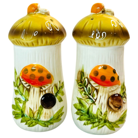 Sears | Kitchen | Merry Mushroom Salt And Pepper Shakers Vintage Sears ...